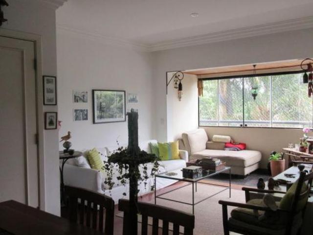 Lindo apartamento em rua sem saida no Morumbi