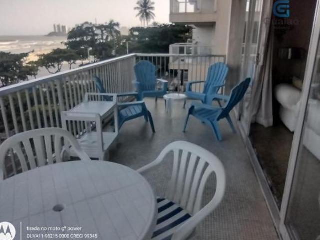 Lindo apartamento frente mar nas pitangueiras