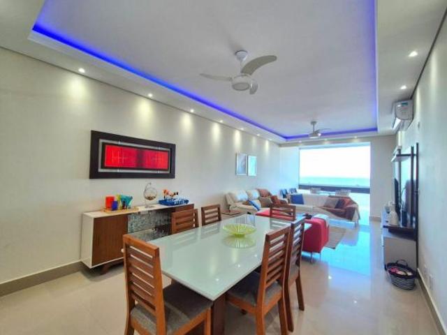Lindo apartamento frente total para o mar da praia das Pitangueiras no Guarujá!