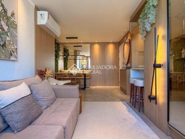 Lindo apartamento mobiliado 2 dormitórios e 2 vagas no centro de Torres