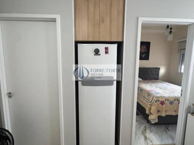Lindo Apartamento Mobiliado com 1 dormitorio 1 vaga, varanda na Penha