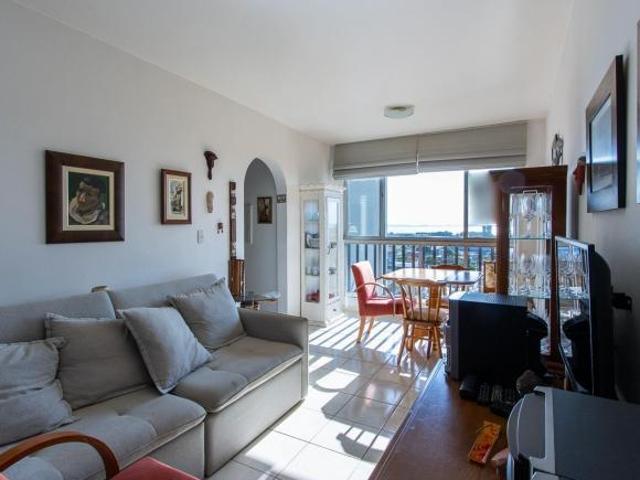 Lindo apartamento mobiliado, andar alto com vista para o Rio, 2 quartos Bairro Cristal
