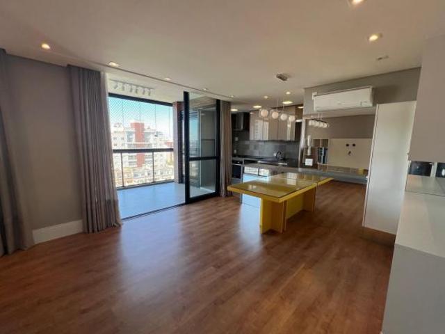 Lindo apartamento mobiliado de 1 suíte, 2 demi suítes e 2 vagas livres para venda!