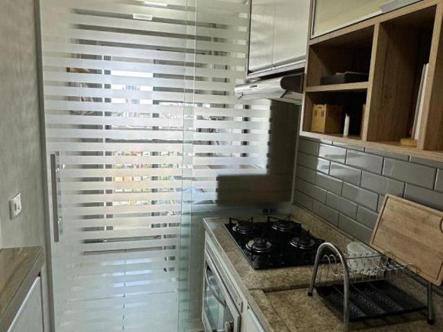 LINDO APARTAMENTO MOBILIADO EM CONDOMINIO CLUBE NO CAPÃO RASO