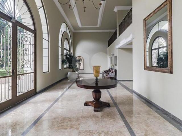 Lindo apartamento neoclássico com vista privilegiada no melhor ponto do Campo Belo!