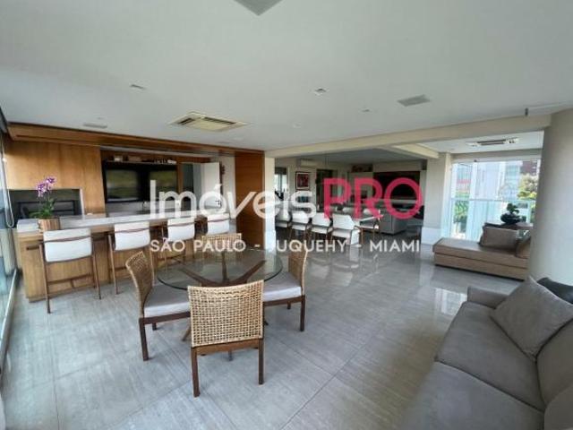 Lindo Apartamento no Campo Belo com 251m2