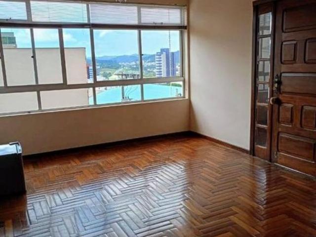 LINDO APARTAMENTO NO CENTRO DE ITAÚNA MG!