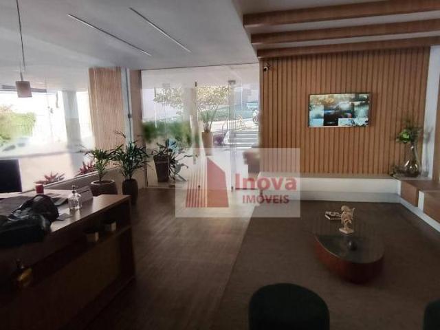 Lindo apartamento no coração de Juiz de Fora, com 3 qtos/suíte/varanda/de frente/1 vaga/portaria 24