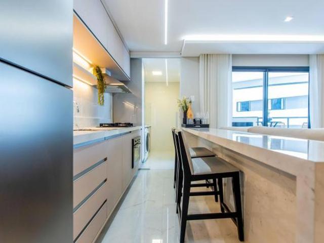 lindo apartamento no cristo rei com uma ótima localização