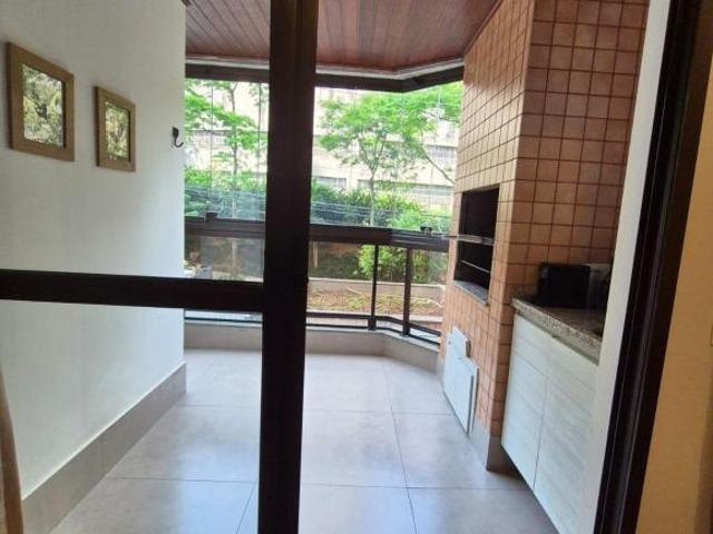 Lindo apartamento no Ed. Domus Bella / Com belo terraço gourmet