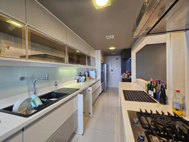 Lindo Apartamento no Majestic — 145m², 3 Suítes, Sol da Manhã e Vista!