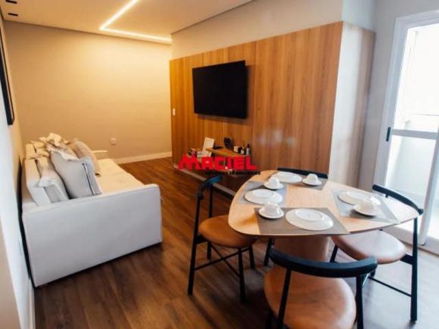Lindo apartamento novo mobiliado no Urbanova!