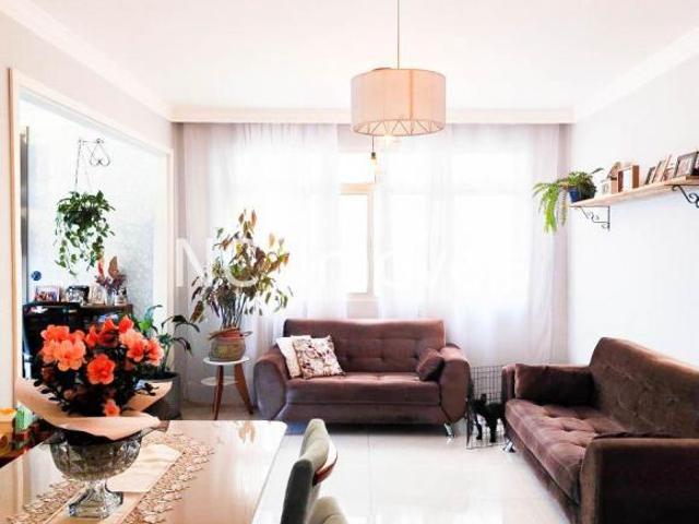 Lindo apartamento recém reformado na Av. Iguaçu!