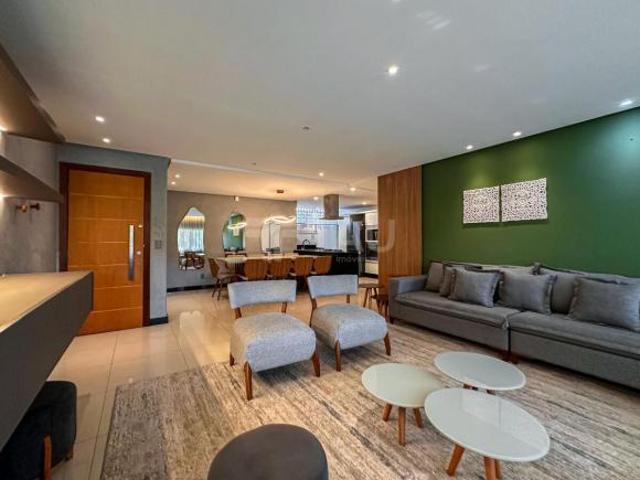 Lindo apartamento reformado 4 Quartos SQS 208 Asa Sul