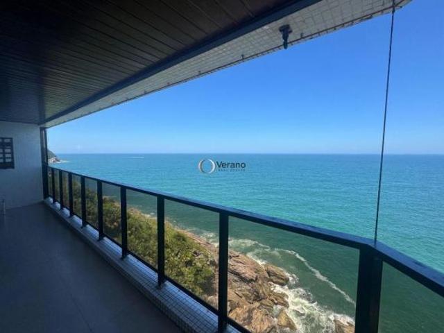 Lindo apartamento reformado, com linda vista para o mar, lazer comp