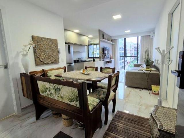 Lindo apartamento reformado com 2 suítes
