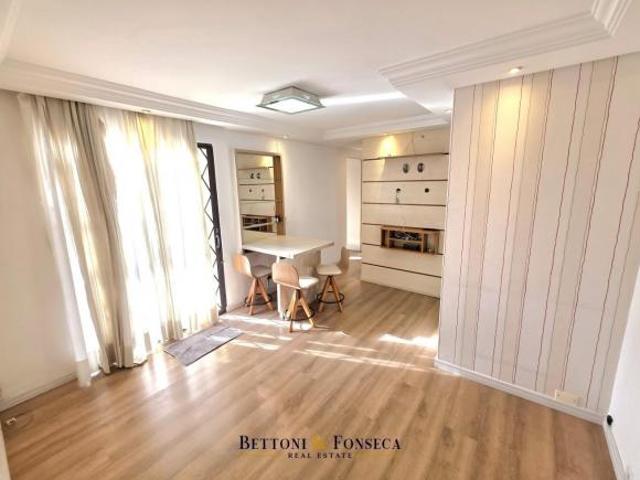 Lindo Apartamento reformado, com 3 quartos Capao da Imbuia