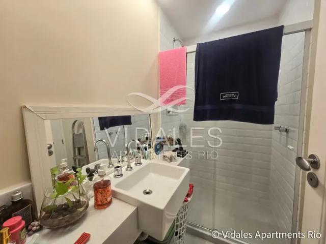 Lindo apartamento reformado cosme velho