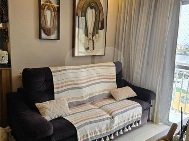Lindo Apartamento Reformado à Venda