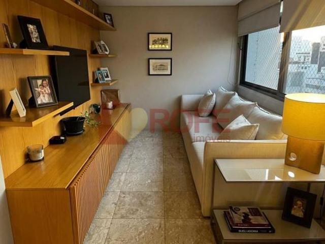 Lindo apartamento reformado no Itaim Bibi,128 m2