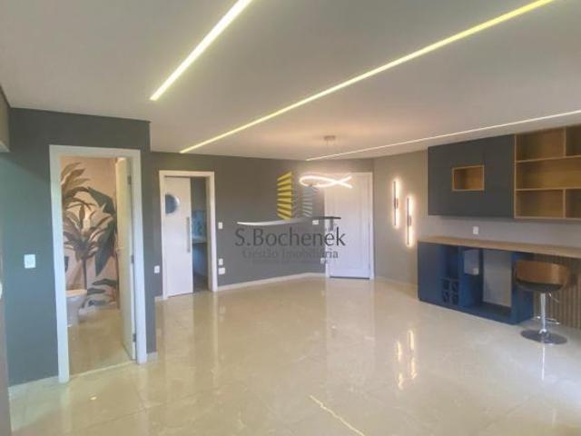 Lindo apartamento reformado venda Ed. Classic Alphaville 2 suítes + 2 vagas