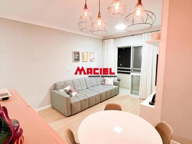 Lindo apartamento repleto de armários com 3 dormitórios no Jardim Aquarius