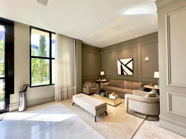Lindo apartamento, ricamente decorado, com 3 suítes no Água Verde