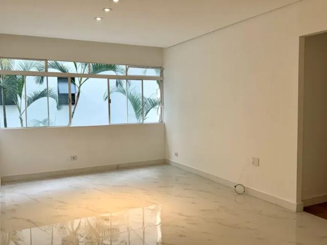 Lindo apartamento sendo dois dormitórios mais escritório, reformado