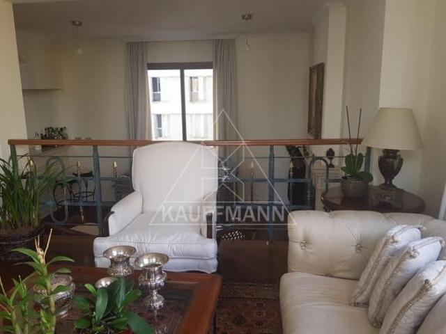 Apartamento nos Jardins à Venda, com 4 Suítes e 4 Vagas 350,00m²