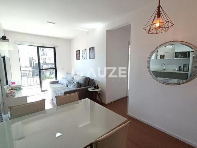 Lindo Apê Mobiliado e Decorado com sacada e churrasqueira, 3 quartos, ensolarado, próximo a UFPR, Ja