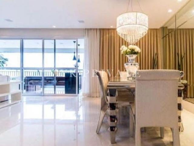 Lindo Apto mobiliado de 168m², 4 dormitórios, 3 suítes + 1 escritório, 3 vagas de garagem