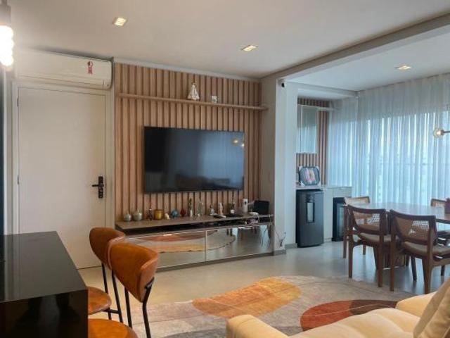 Lindo Apto. no coração de Moema pássaros 74m2 2 suites andar alto São Paulo SP