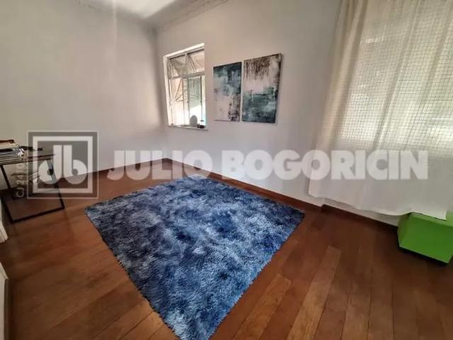 Lindo apto no Rio Comprido pronto para entrar e morar! Original 3 qtos sendo hoje 2 quartos, armários