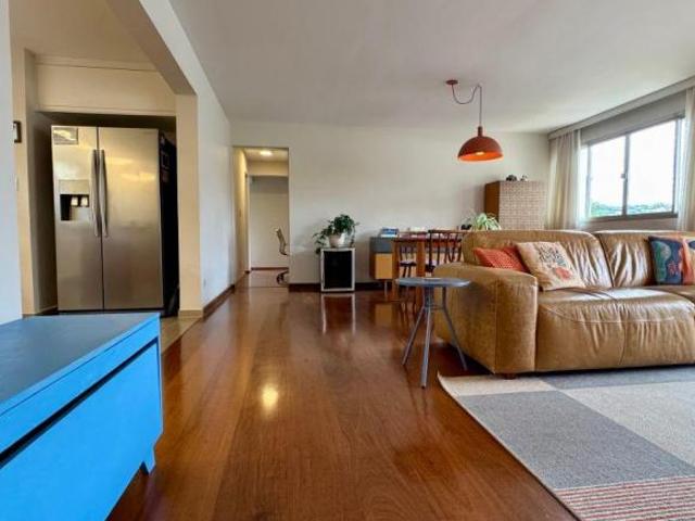 Lindo apto com 115 m2 3 quartos 1 suite próximo ao metrô