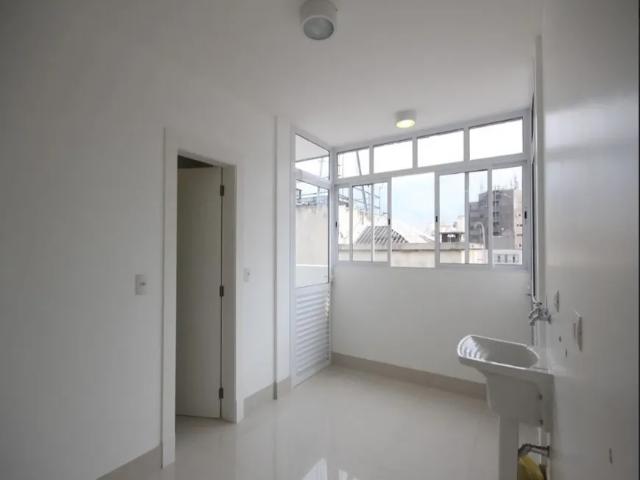 Lindo apto reformado 382m² com varanda circundando todo o apto 4 dorm e 2 suites e 2 vagas