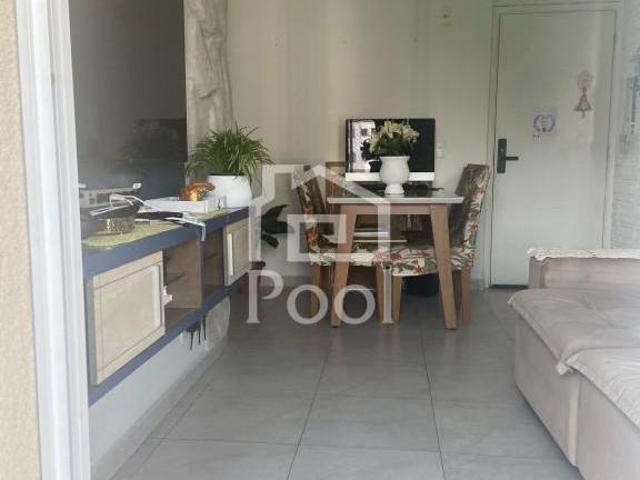 Lindo Apto. 2 dorms Varanda Repleto de Armários Paisagens Oportunidade !