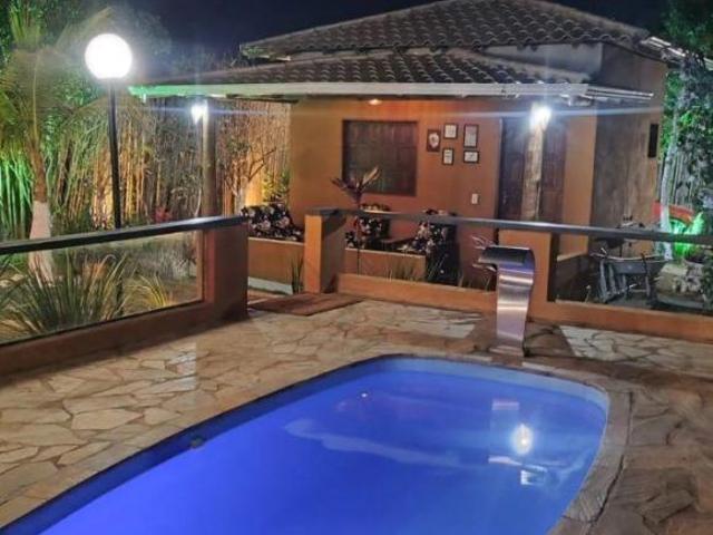 Lindo chalé a venda em São José de Almeida, ótima localização e já vem todo mobiliado