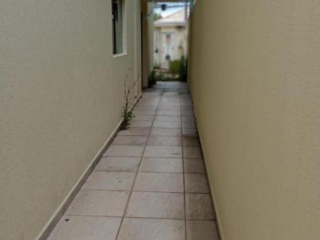 Lindo e Espaçoso Sobrado a Venda de 160metros com 3 dormitórios, 2 vagas de carro, ótima localizaçã