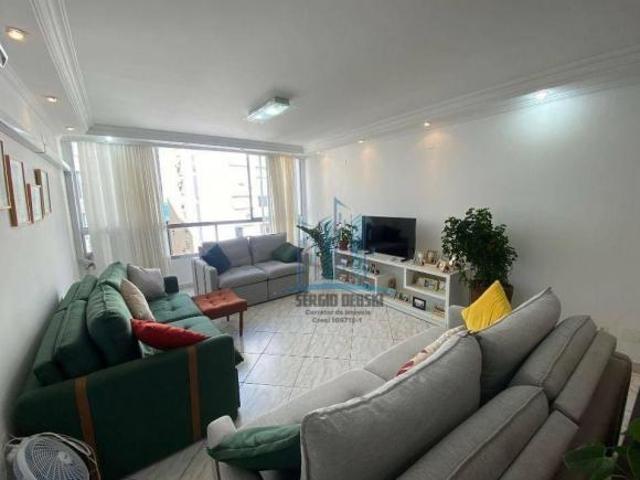Lindo e totalmente reformado apartamento à uma quadra da praia do Gonzaga, Santos SP
