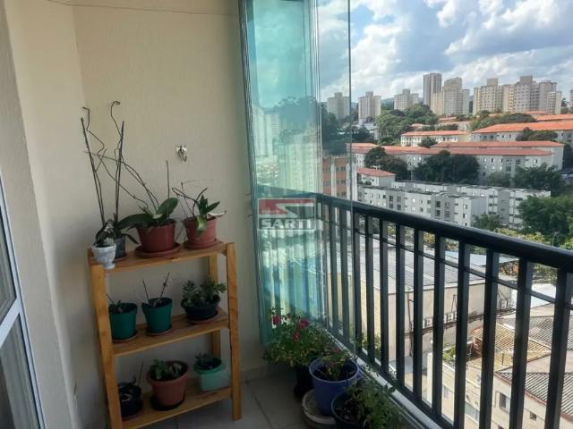 Lindo imóvel com sacada, bem moderno, decorado, com armários 2 dormitórios 1 vaga