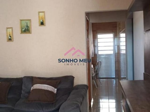 Lindo imovel, sala, cozinha, 2 dormitorios, sendo uma suíte, 1 banheiro social, lavanderia, área de