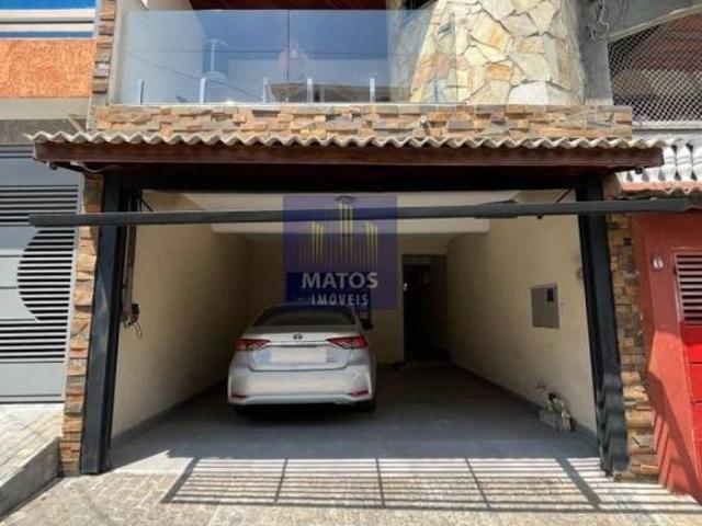 Lindo Imóvel rico em detalhes de acabamento localizado em condomínio totalmente residencial