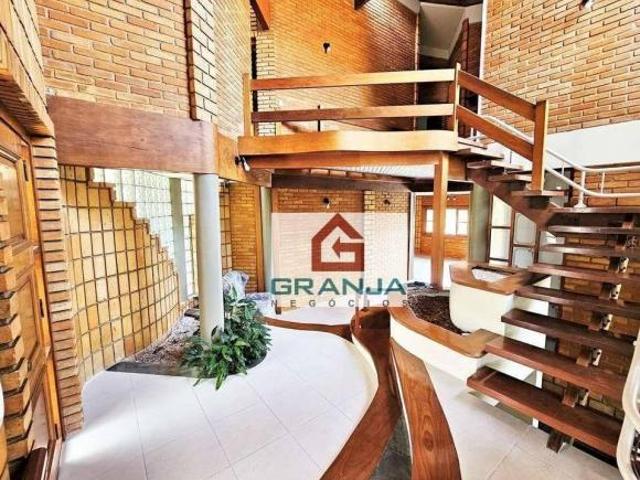 Lindo Imóvel Rústico repleto de armários, com 4 dormitórios 2 suítes com terraços à venda, 351 m²