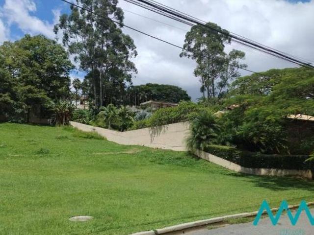 Lindo Lote Praticamente Plano no Tamboré 1 Frente ao Lago!