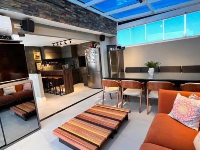 LINDO QUADRIPLEX TOTALMENTE MOBILIADO EM CONDOMÍNIO FECHADO