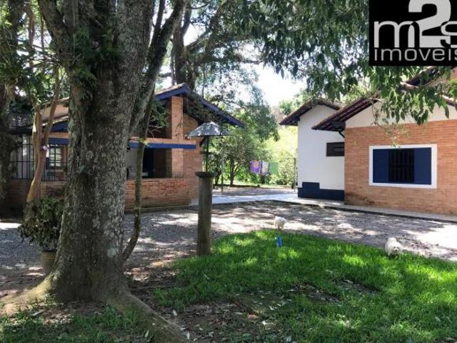 Lindo sítio com 4 quartos e 2 suítes em Cunha SP, bairro Rio do Peixe: clima frio, topografia plana