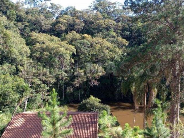 Lindo sítio com 81.000 m², 02 lagos e cachoeiras!