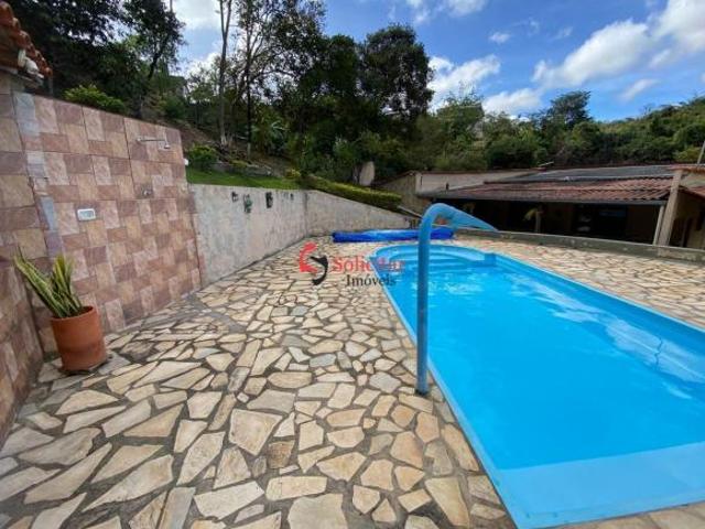 Lindo sítio com aproximadamente 2000 m2, localizado em Ravena/ Sabará.