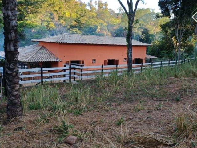 LINDO SÍTIO EM JABOTICATUBAS, COM ÁGUA CORRENTE NOS FUNDOS, CASA MUITO BOA