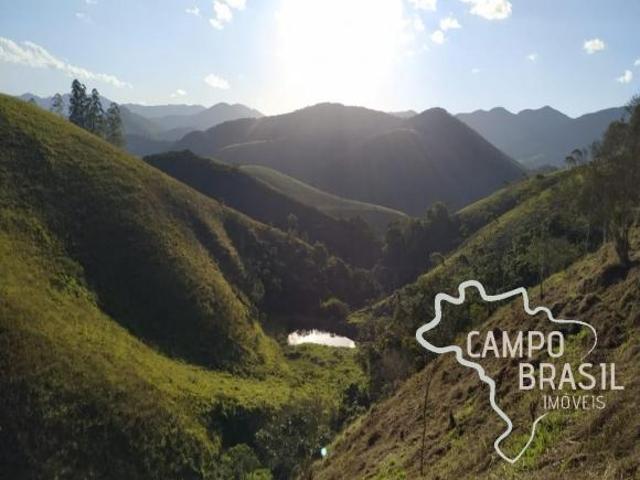Lindo sítio em São Francisco Xavier! Com cachoeira, casa e área de lazer!